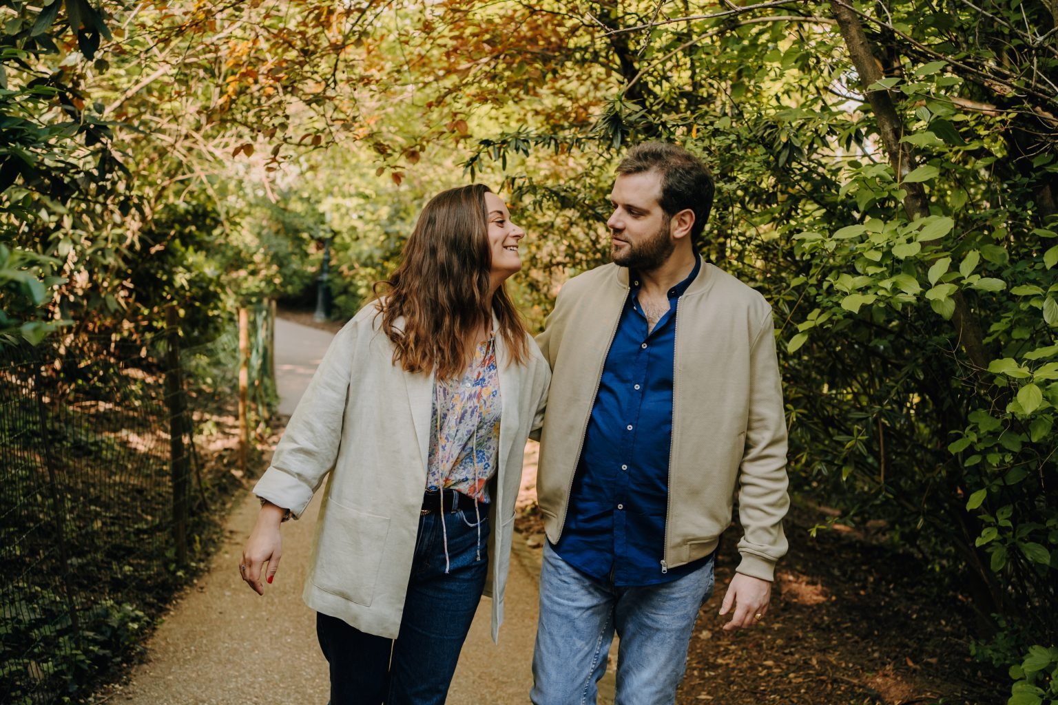 Une séance engagement aux Buttes de Chaumont - JUSTINEHPHOTOGRAPHY