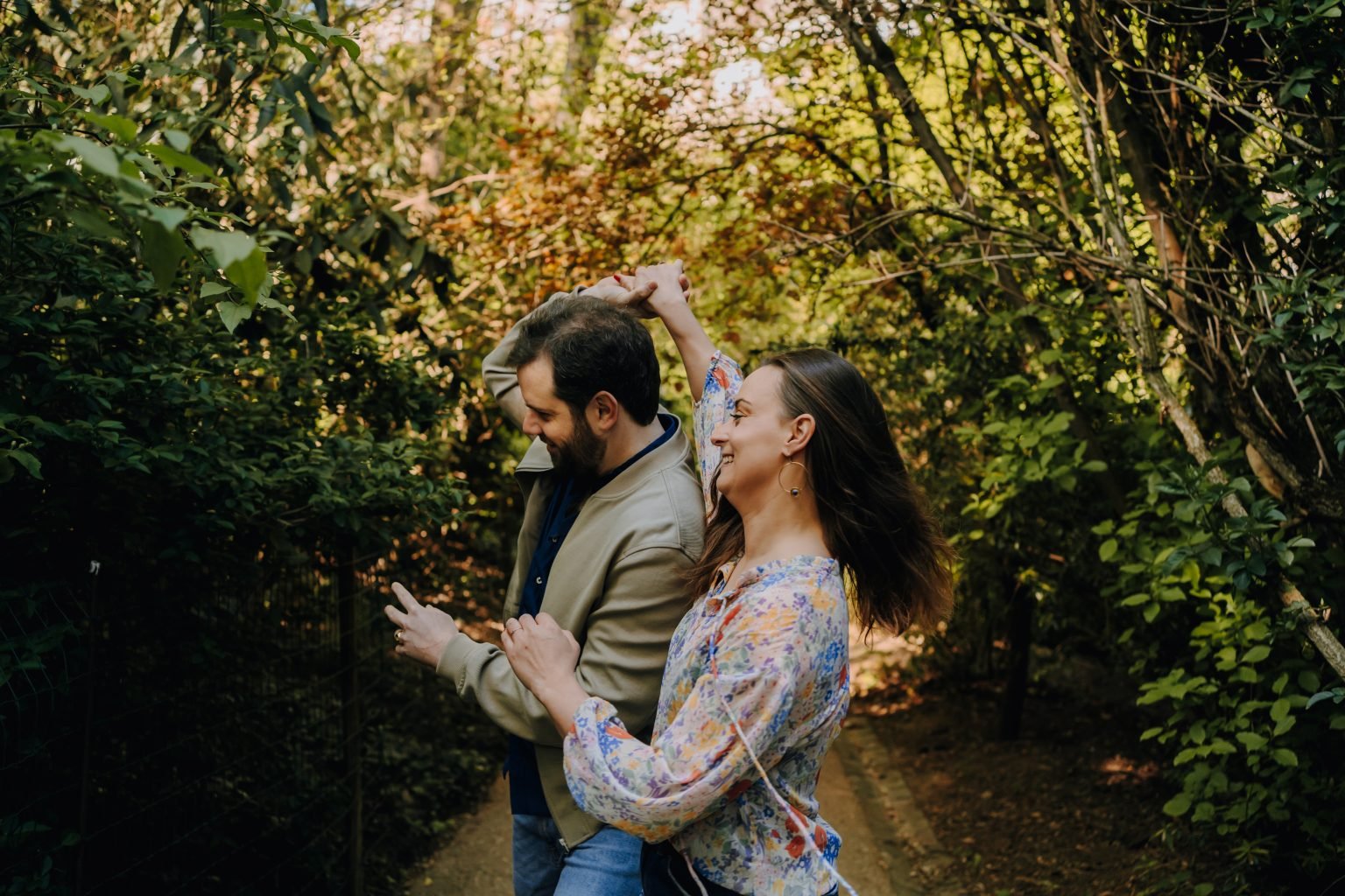 Une séance engagement aux Buttes de Chaumont - JUSTINEHPHOTOGRAPHY