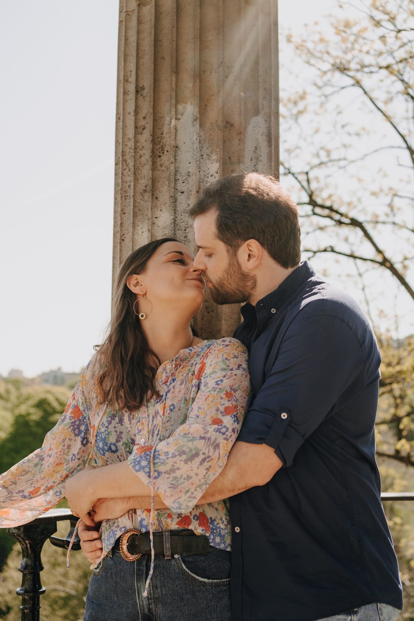Une séance engagement aux Buttes de Chaumont - JUSTINEHPHOTOGRAPHY