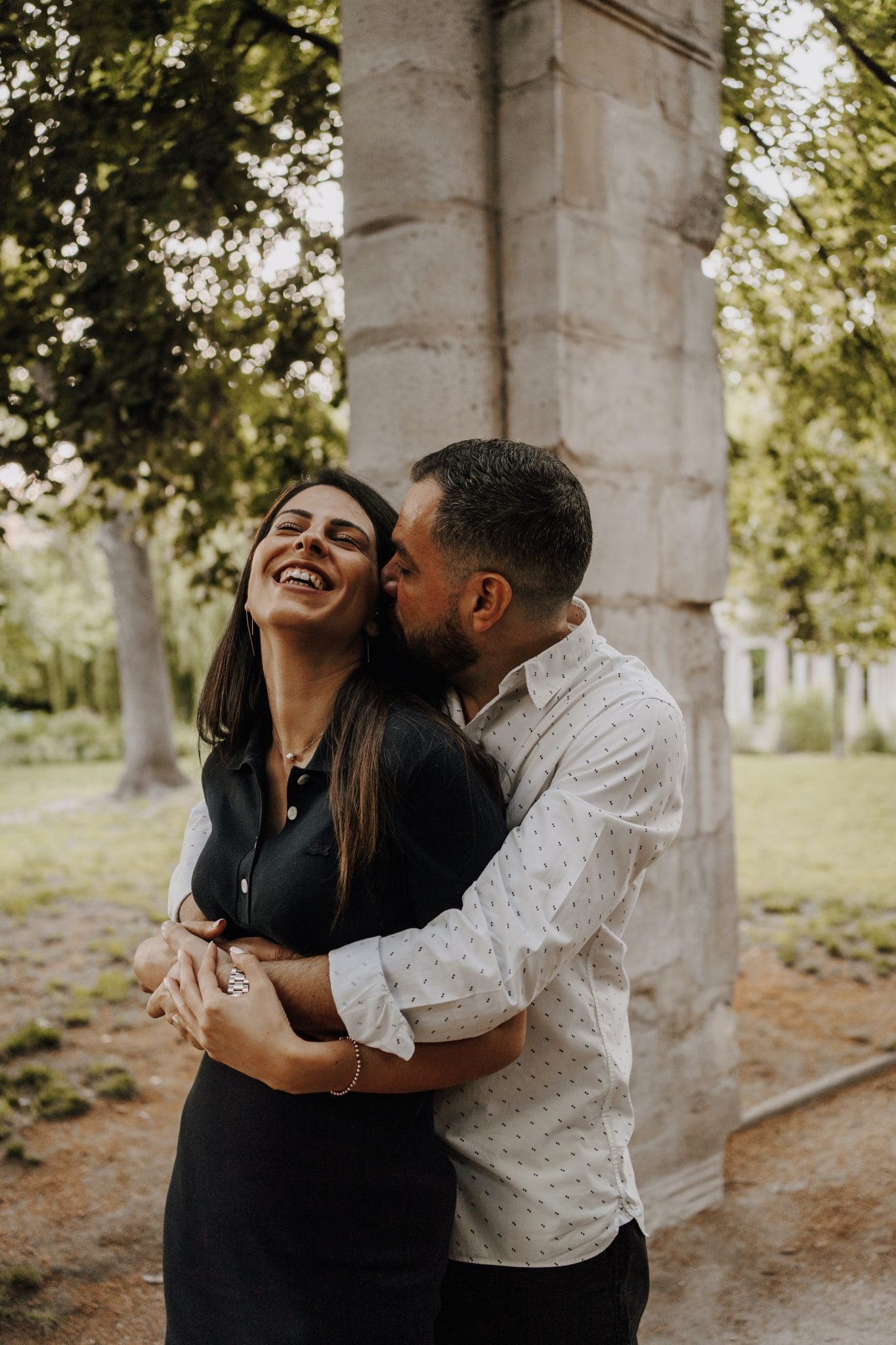 Séance photo couple parc Monceau - JUSTINEHPHOTOGRAPHY